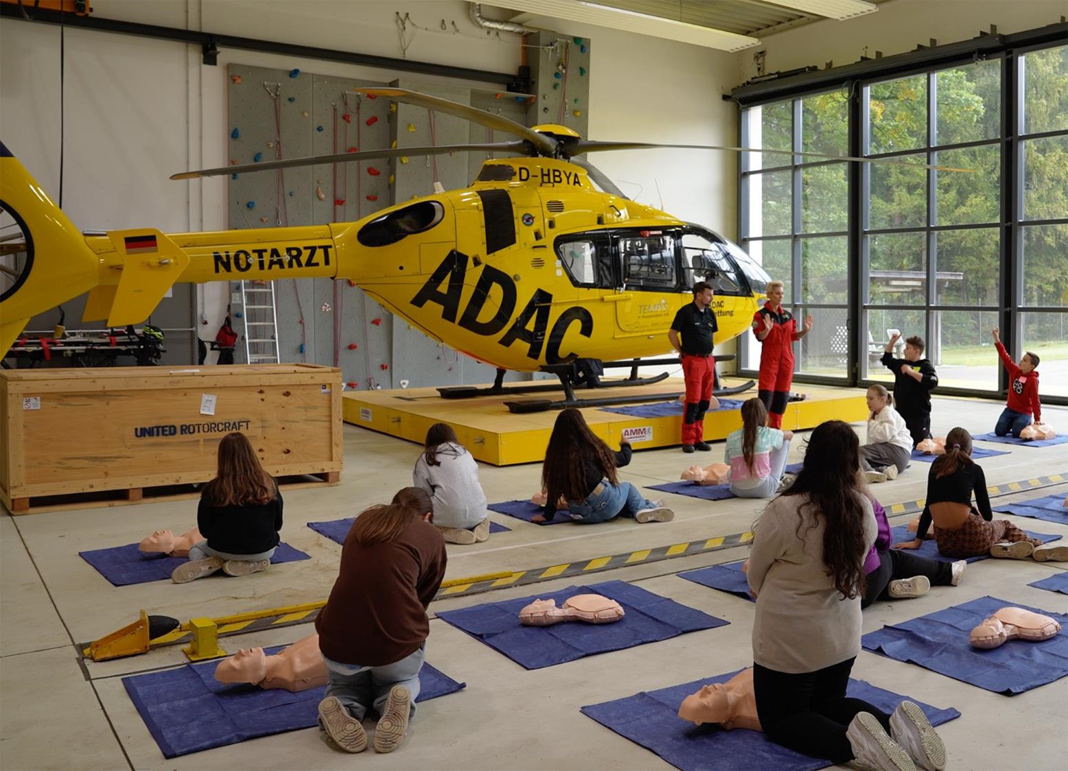ADAC Luftrettung: Wiederbelebung kann jeder - ADAC Luftrettung
