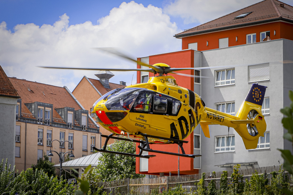 Lebensrettendes Jubiläum in Augsburg – zehn Jahre "Christoph 40" - ADAC Luftrettung