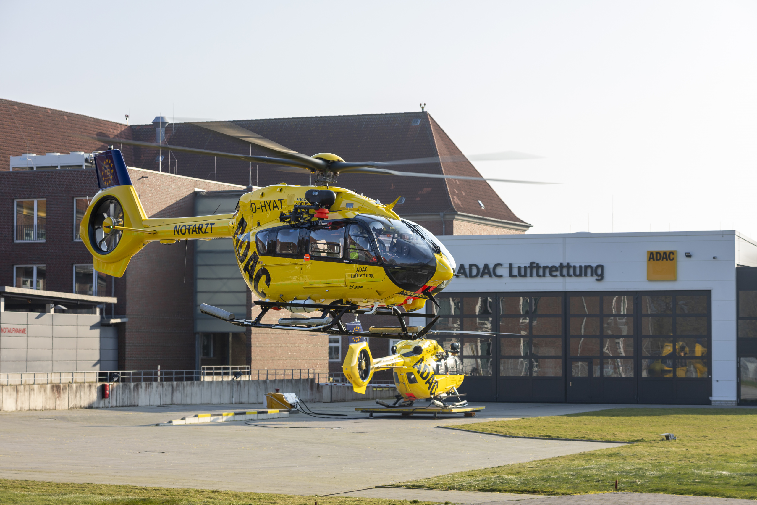 Drei neue ADAC Rettungshubschrauber am Himmel - ADAC Luftrettung