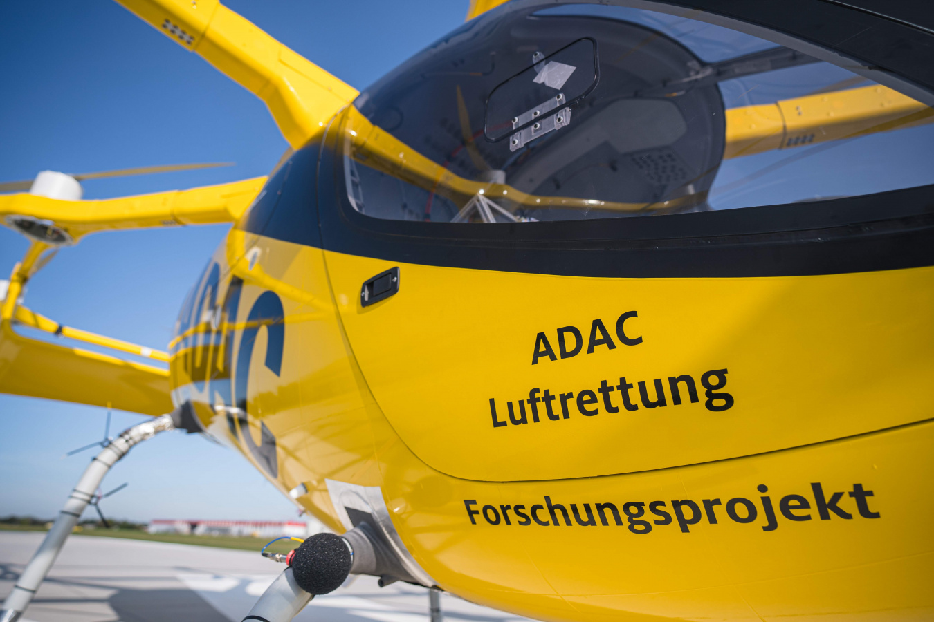 ADAC Luftrettung mit Multikopter-Projekt in Paris - ADAC Luftrettung