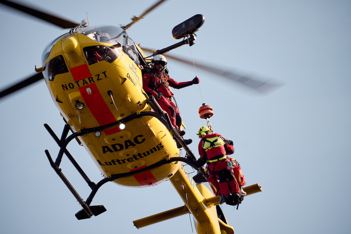 Training mit Rettungswinde der Station „Christoph 66“ - ADAC Luftrettung