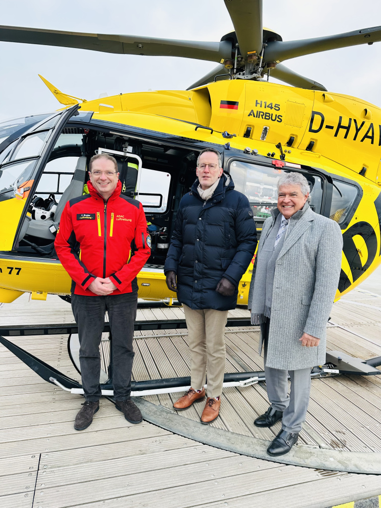 „Christoph 77“ jetzt 24/7 einsatzbereit - ADAC Luftrettung